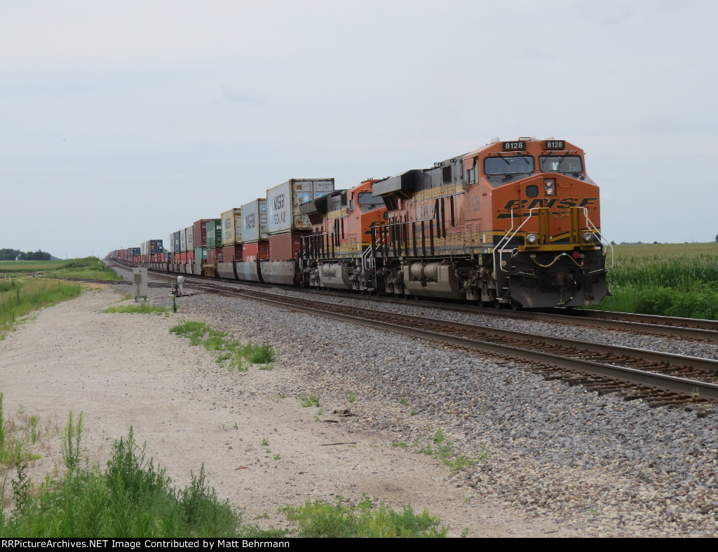 BNSF 8128
